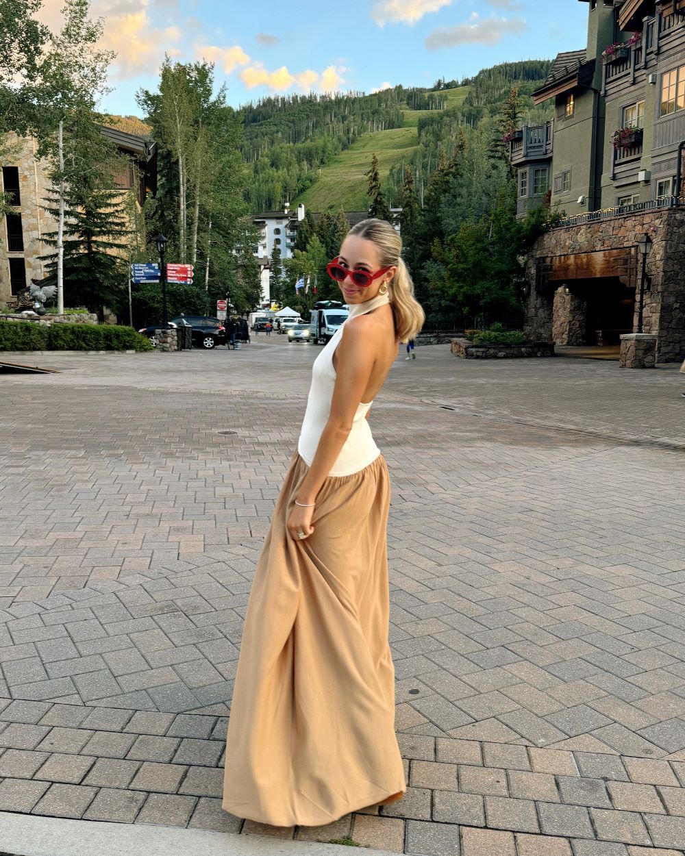 Daily Look: Colorado Cool in Solid & Striped – Elaina Darden