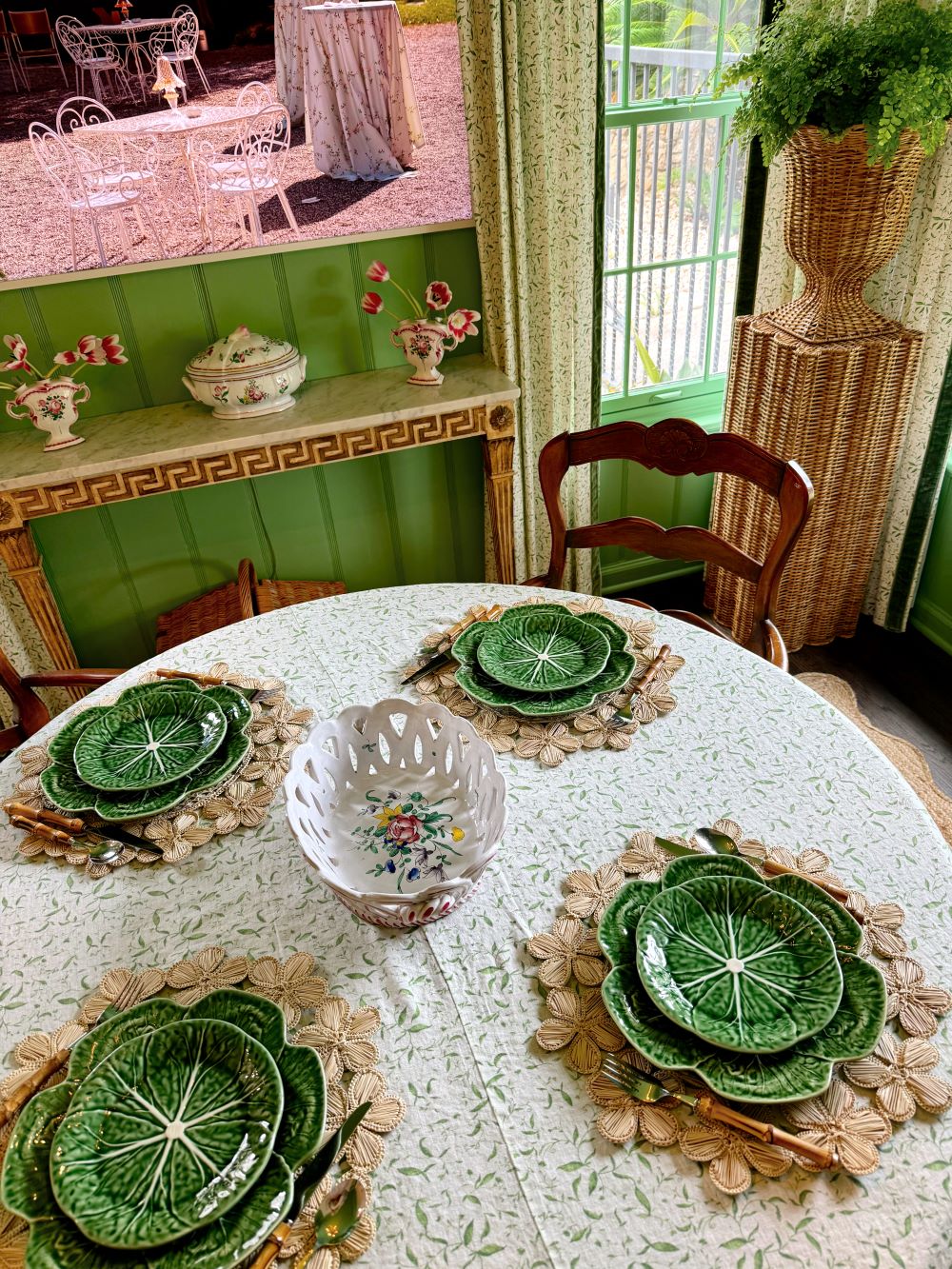 Daily Table: Garden Room Set for Four – Elaina Darden